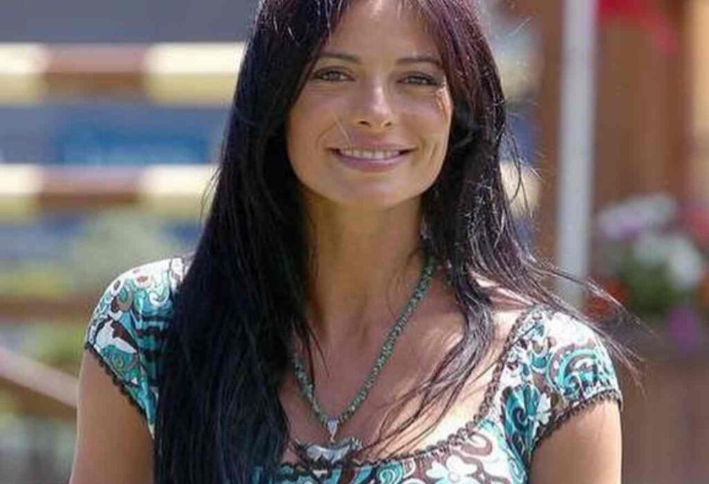 Natalia Estrada compie 50 anni e rivela: "Potrei accettare offerte ...