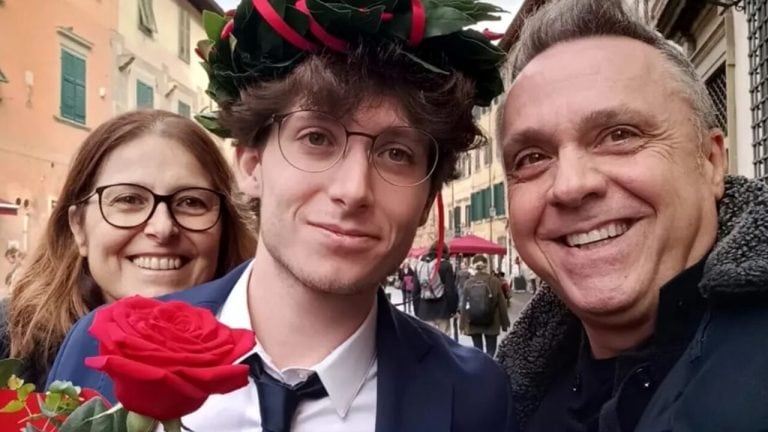 Gabriele Cirilli festeggia la laurea del figlio con un post emozionante ...