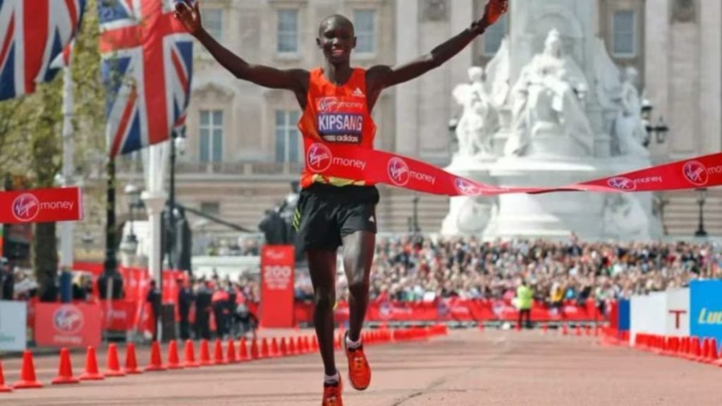 Il 33enne Kipsang muore per un improvviso malore dopo aver tagliato il ...