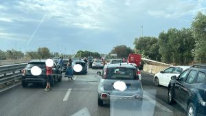 Incidente sulla SS100, uscita Baricentro Casamassima traffico bloccato ...