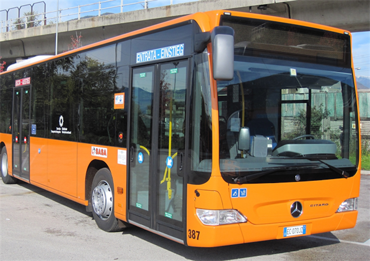 Studente si addormenta sul bus e supera la fermata: multato da 58 euro ...