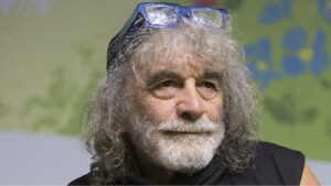 Mauro Corona travolge la sinistra: “Ha perso il popolo, vedrete ...